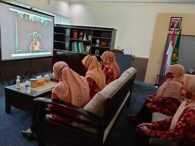 Webinar DWP Kemenag RI, Mengatasi Adiksi Pornografi pada Anak dan Remaja - Kantor Wilayah ...
