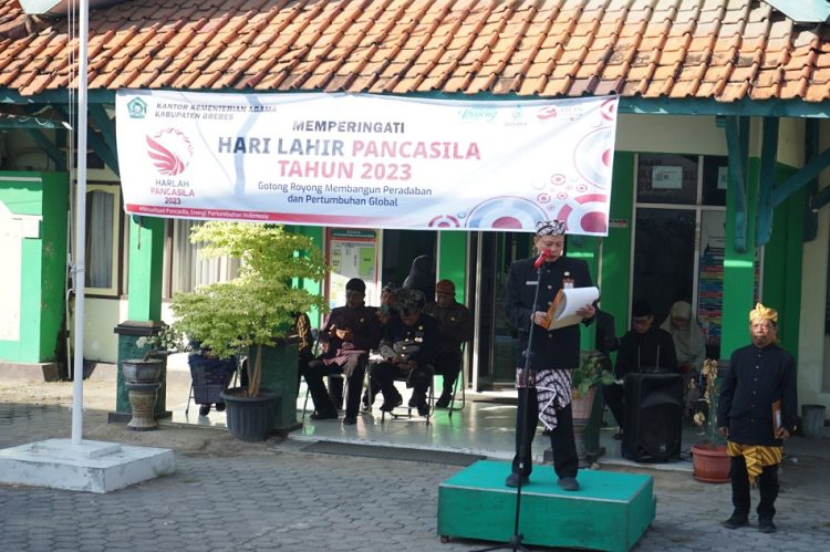 ASN Kemenag Brebes Laksanakan Upacara Hari Lahir Pancasila Dengan ...