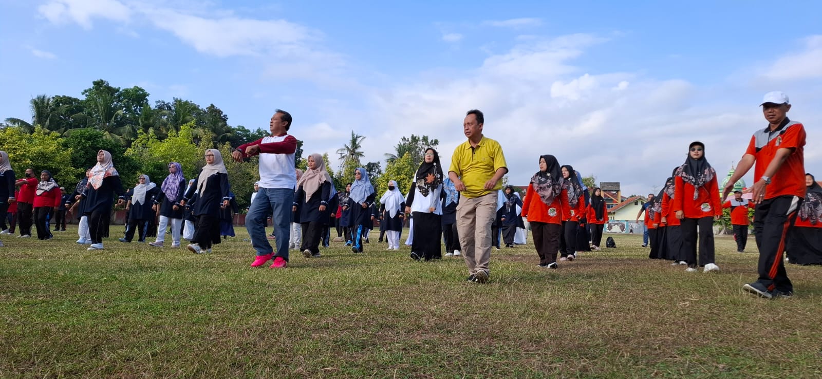 Senam Bareng di Tamkot Sumpiuh - Kantor Wilayah Kementerian Agama ...